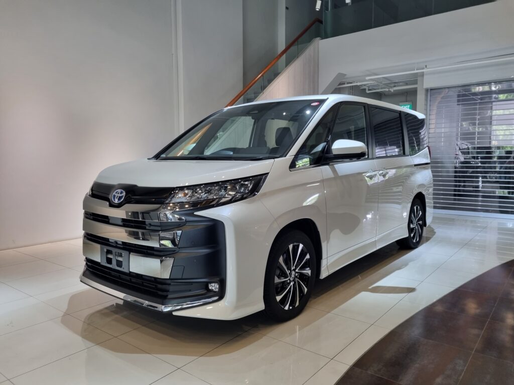 New Toyota Noah Hybrid 1.8 X MPV | Parallel Imported Noah in Singapore