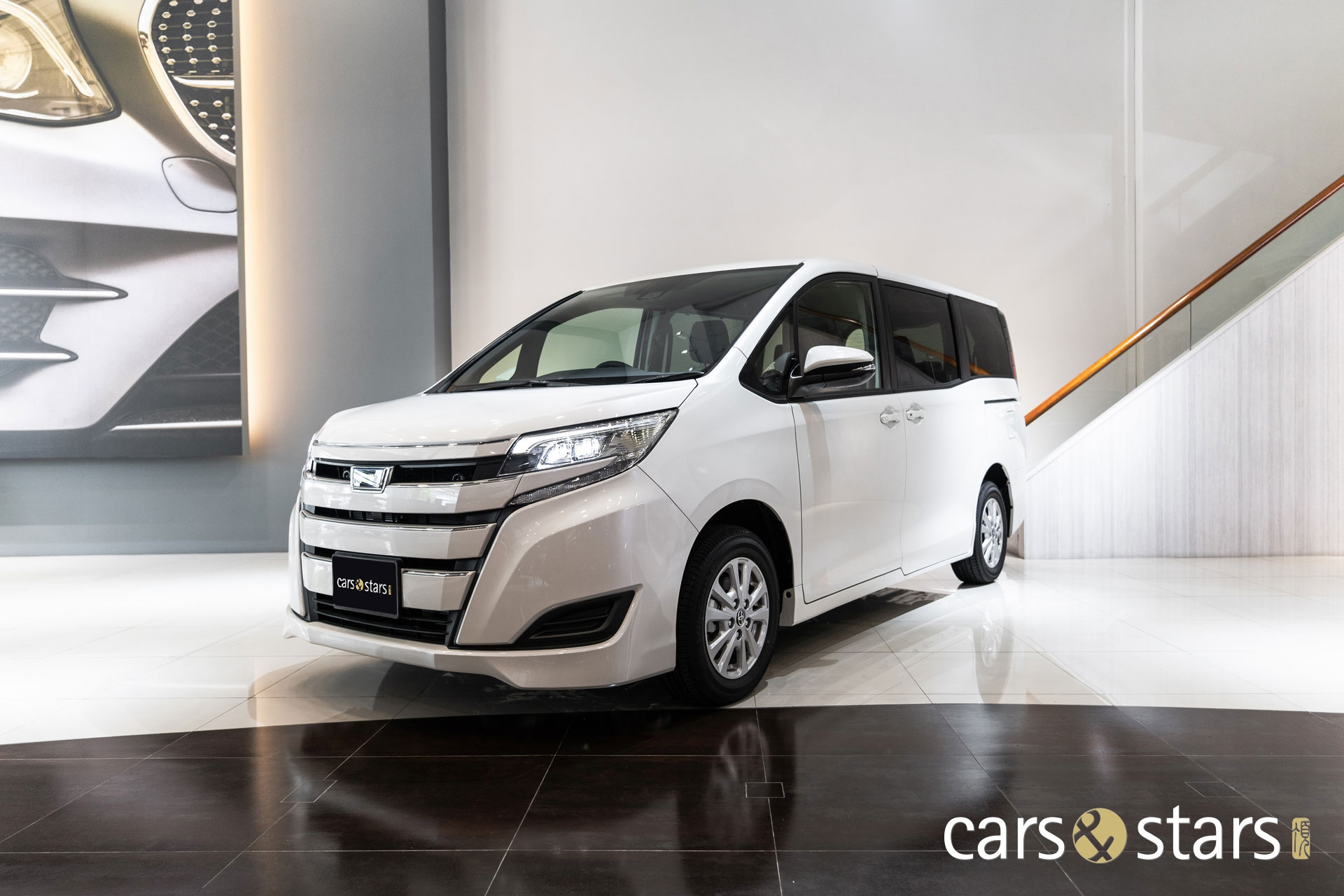New Toyota Noah Hybrid 1.8 X MPV | Parallel Imported Noah in Singapore