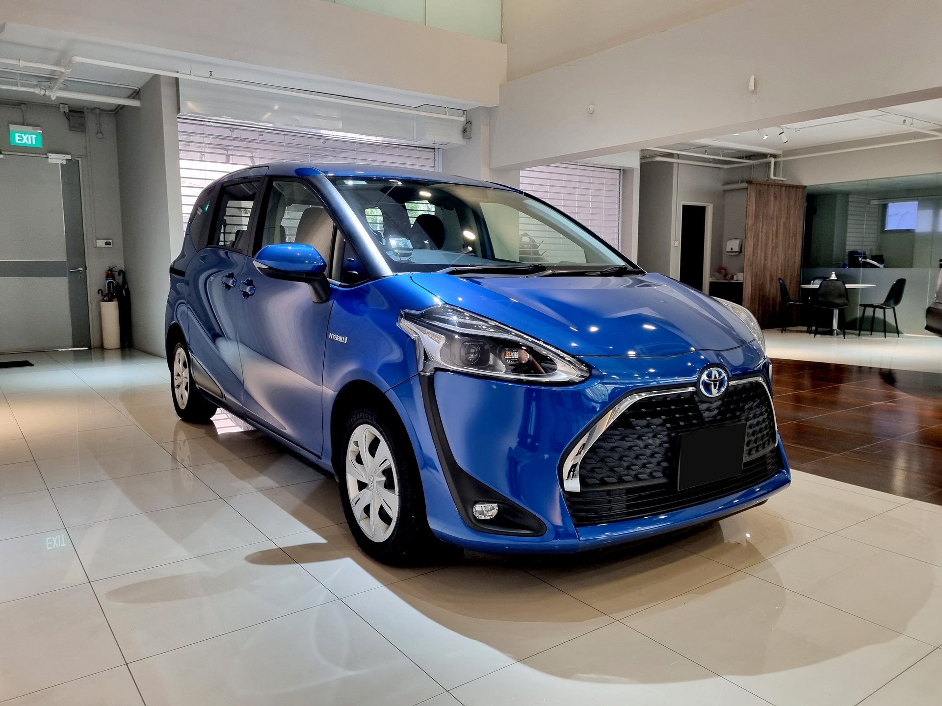 Used Toyota Sienta Hybrid 1.5A X For Sale